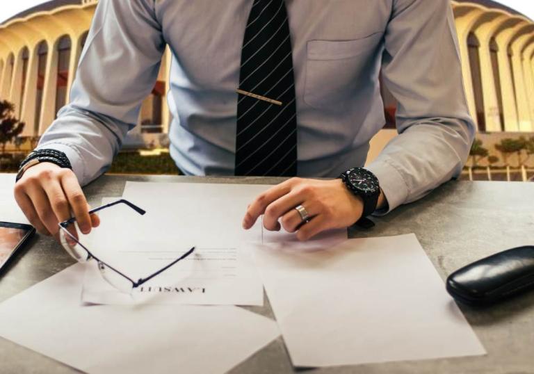 Top 15 Famous Mediums You Need to Know - London Dream UK